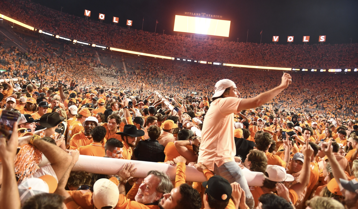 Watch: Tennessee president Randy Boyd has epic reaction to goal posts ...