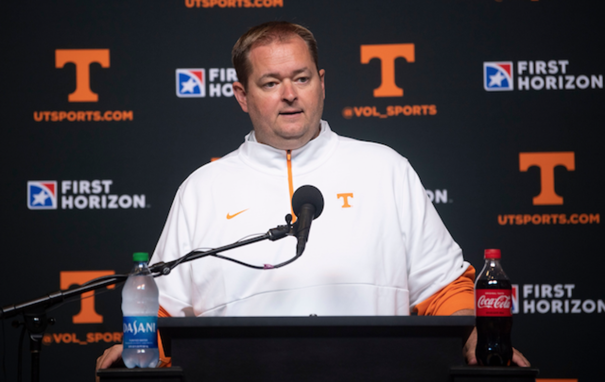 Tennessee Vols QB throws the ball 'different' than anyone else on the ...