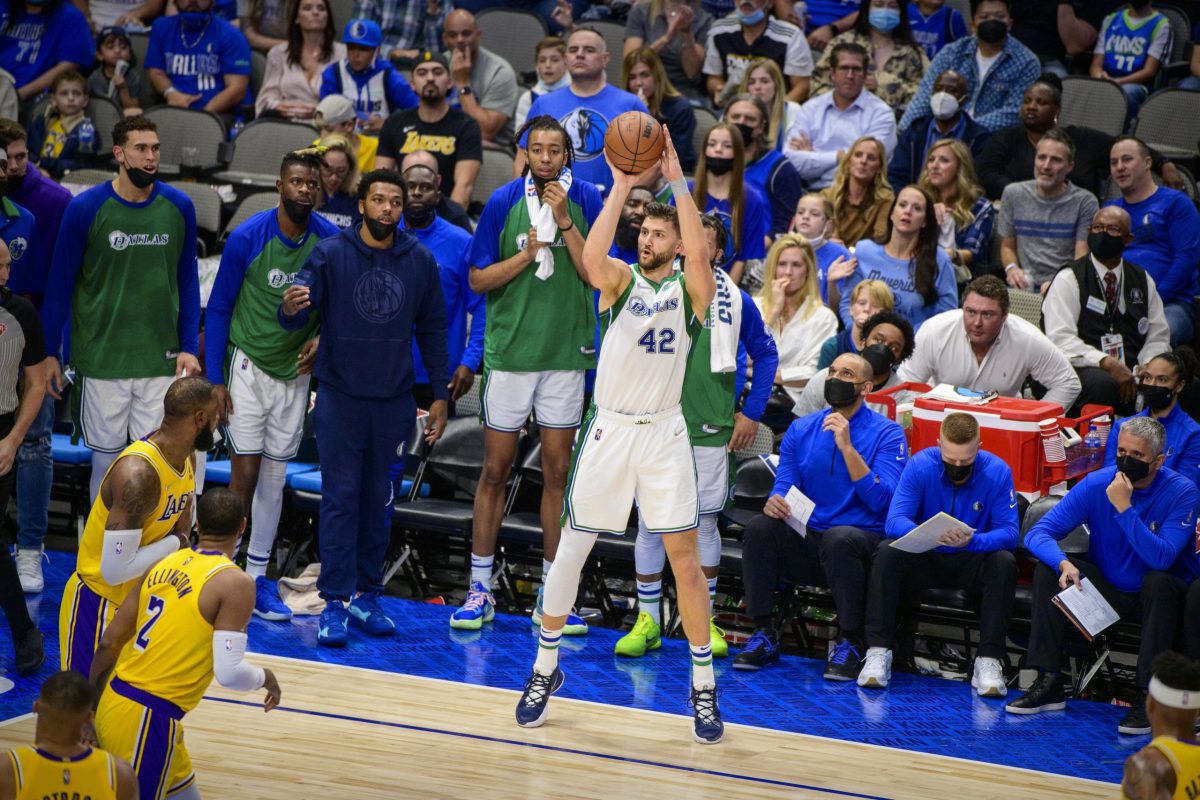 Dallas Mavericks bench stepped up in key moments against-LA