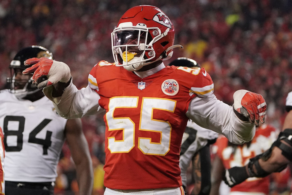 Chiefs' Frank Clark tied for fourth in postseason sacks with Reggie White