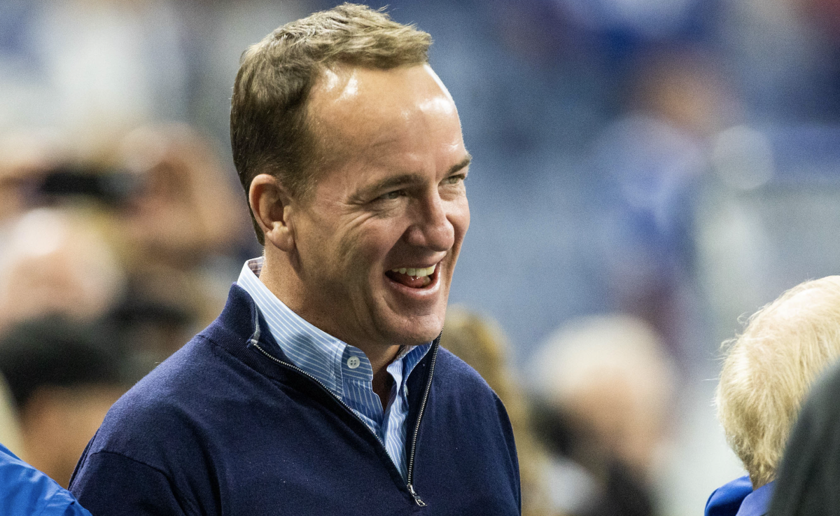 Peyton Manning may have brilliantly roasted Eli Manning at Eagles vs ...