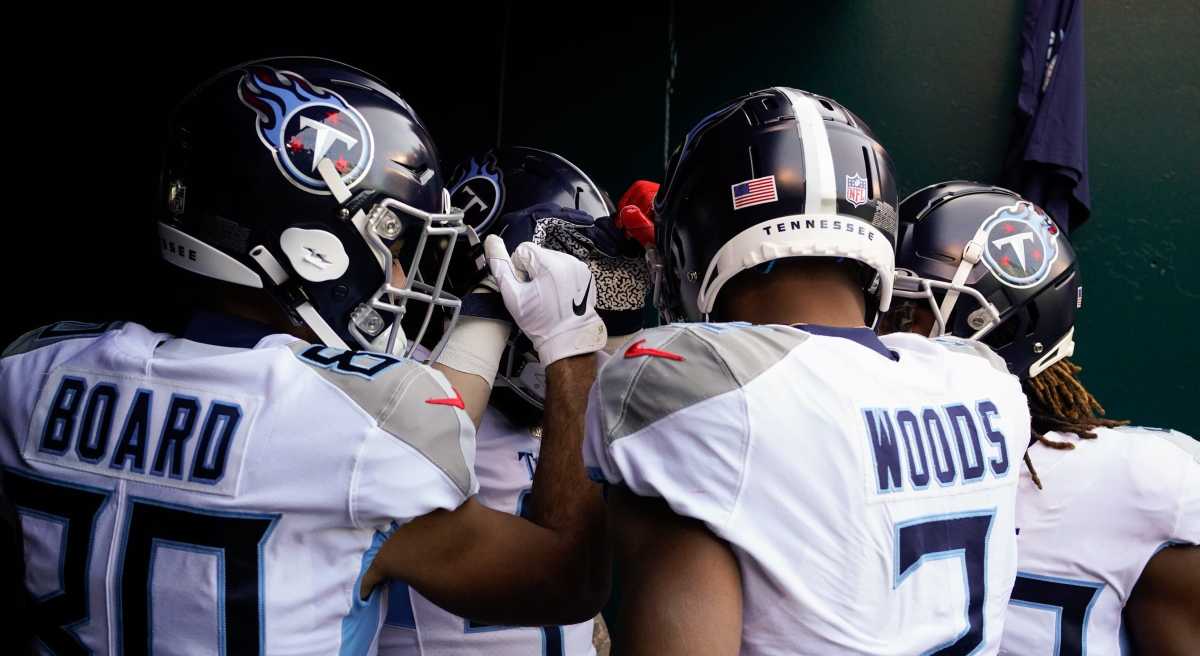 Titans add familiar depth to WR room