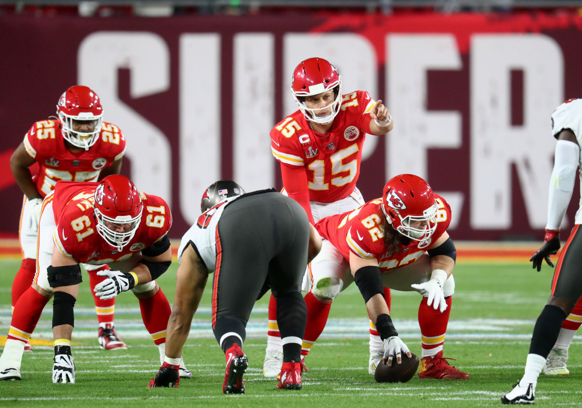 Chiefs Training Camp Battle: Center Position