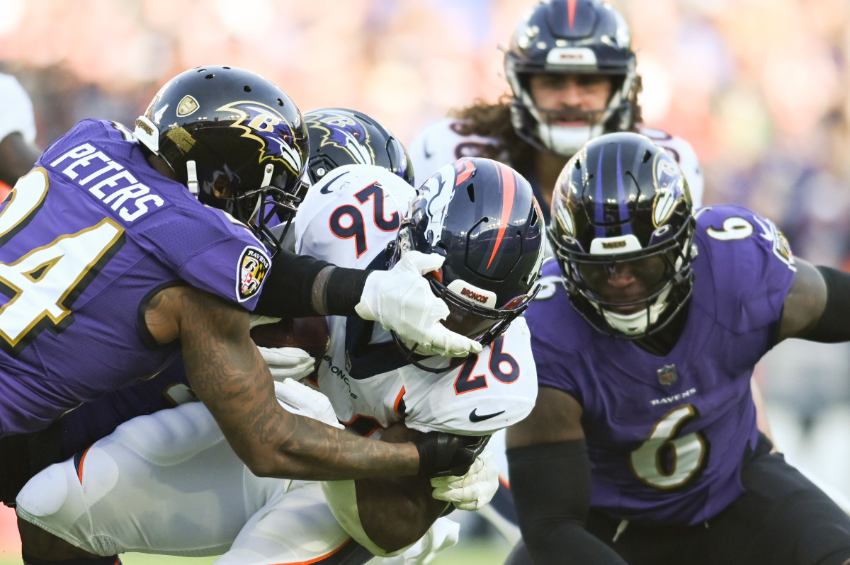 Raiders sign All-Pro CB Marcus Peters