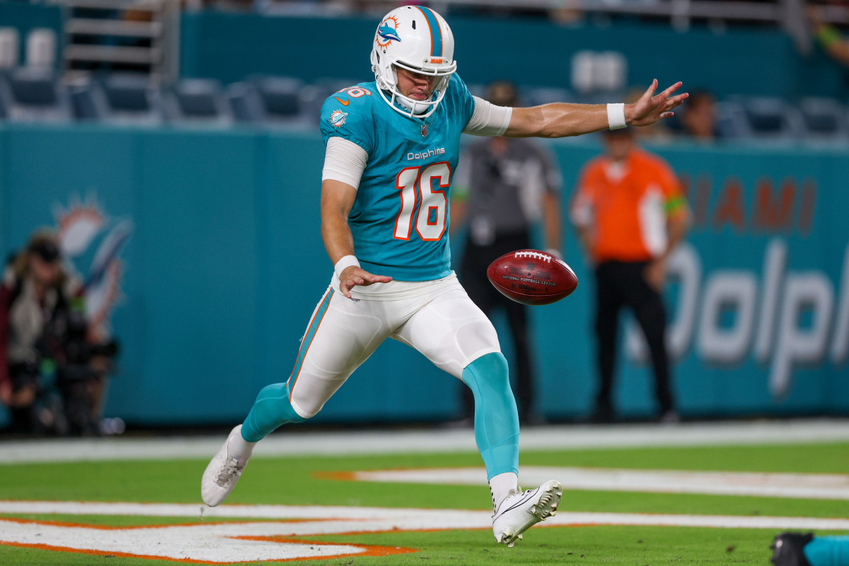 Miami Dolphins reportedly reach agreement with punter Jake Bailey to a multi-year extension