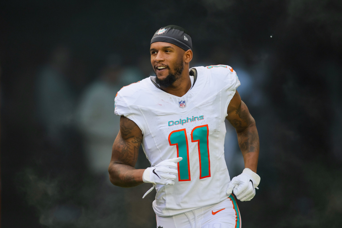 New Orleans Saints agree to two-year deal with former Miami Dolphins ...