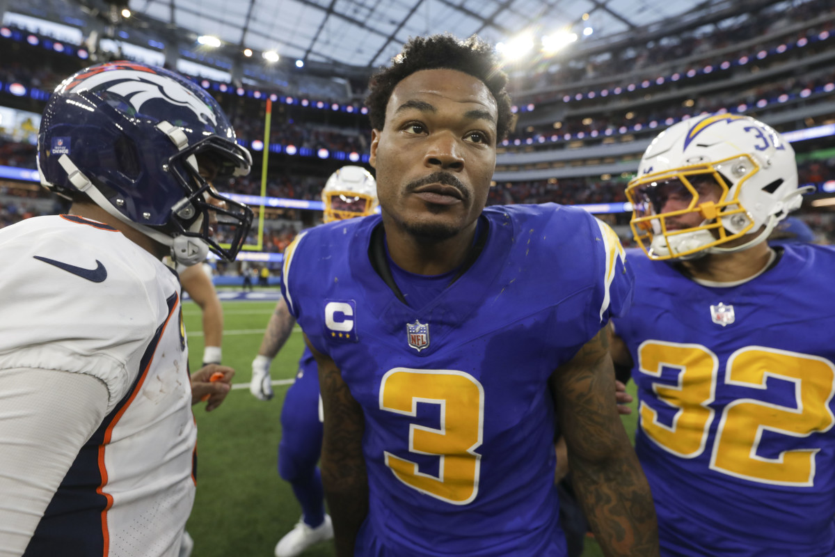 Los Angeles Chargers sign cornerback Kristian Fulton to one-year contract