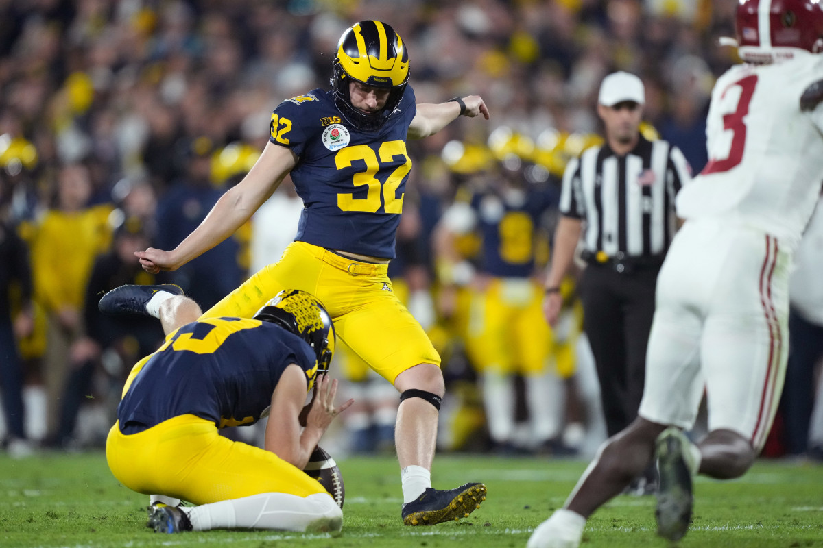 Packers claim kicker James Turner off waivers from the Lions