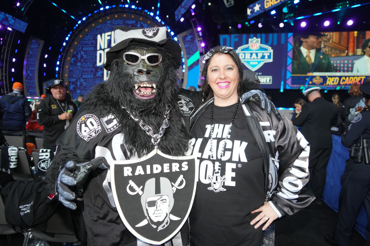 Las Vegas Raiders make a sweet change to their season ticket member ...