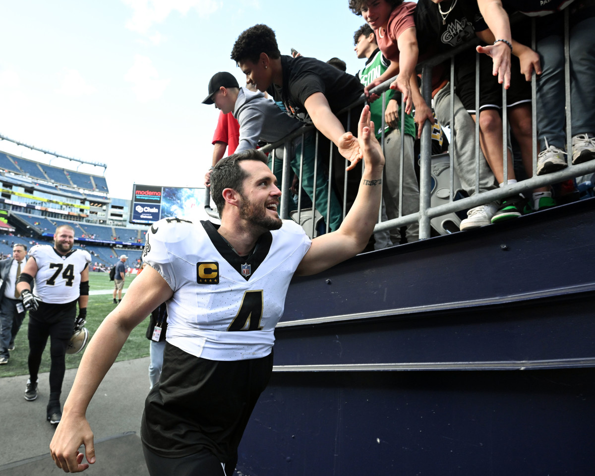 Quarterback Derek Carr chooses which teams are the New Orleans Saints ...