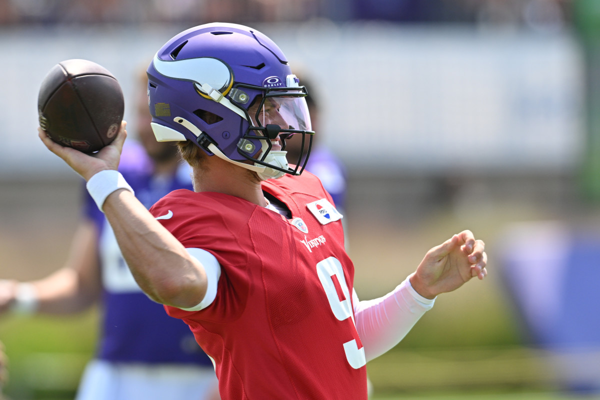 Minnesota Vikings first unofficial depth chart of 2024 season is loaded with surprises