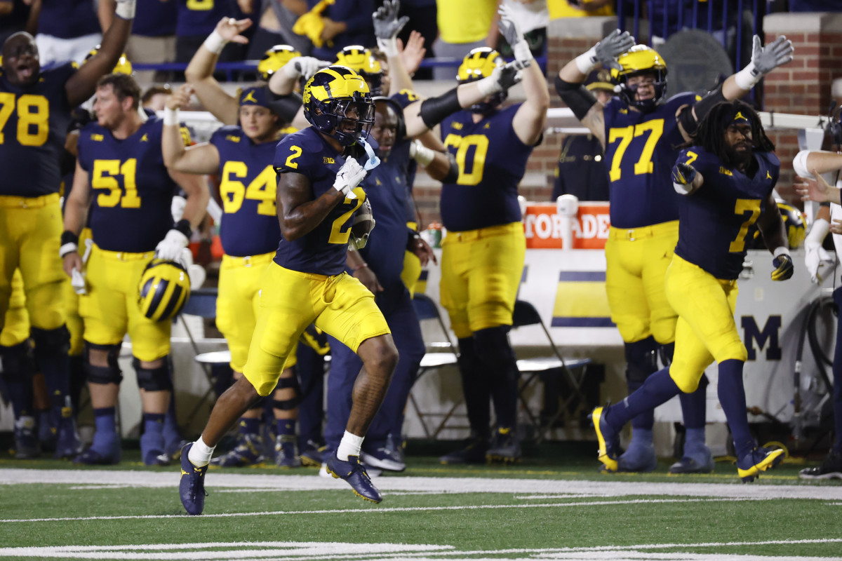 How Can the Michigan Wolverines' Defense Slow Down the Texas Longhorns' Offense?