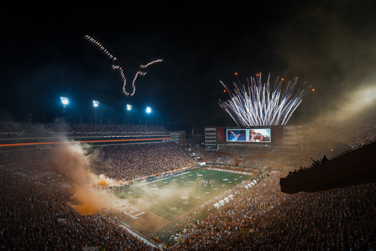 How a Texas student photographer captured an instant iconic image of Longhorns football inside DKR