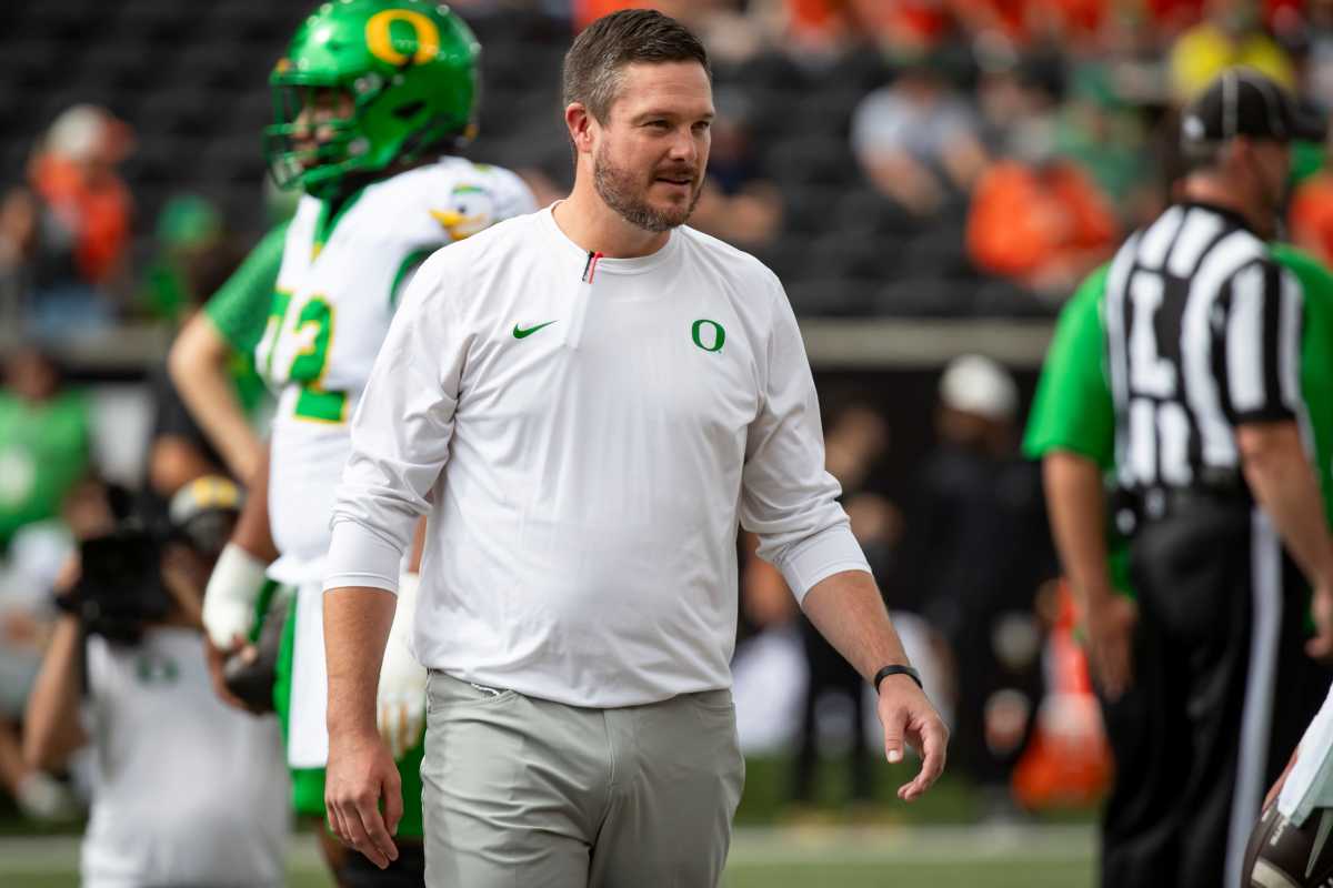 Dan Lanning's faith in Oregon's QB room comes down to Dante Moore and Luke Moga after transfer ...