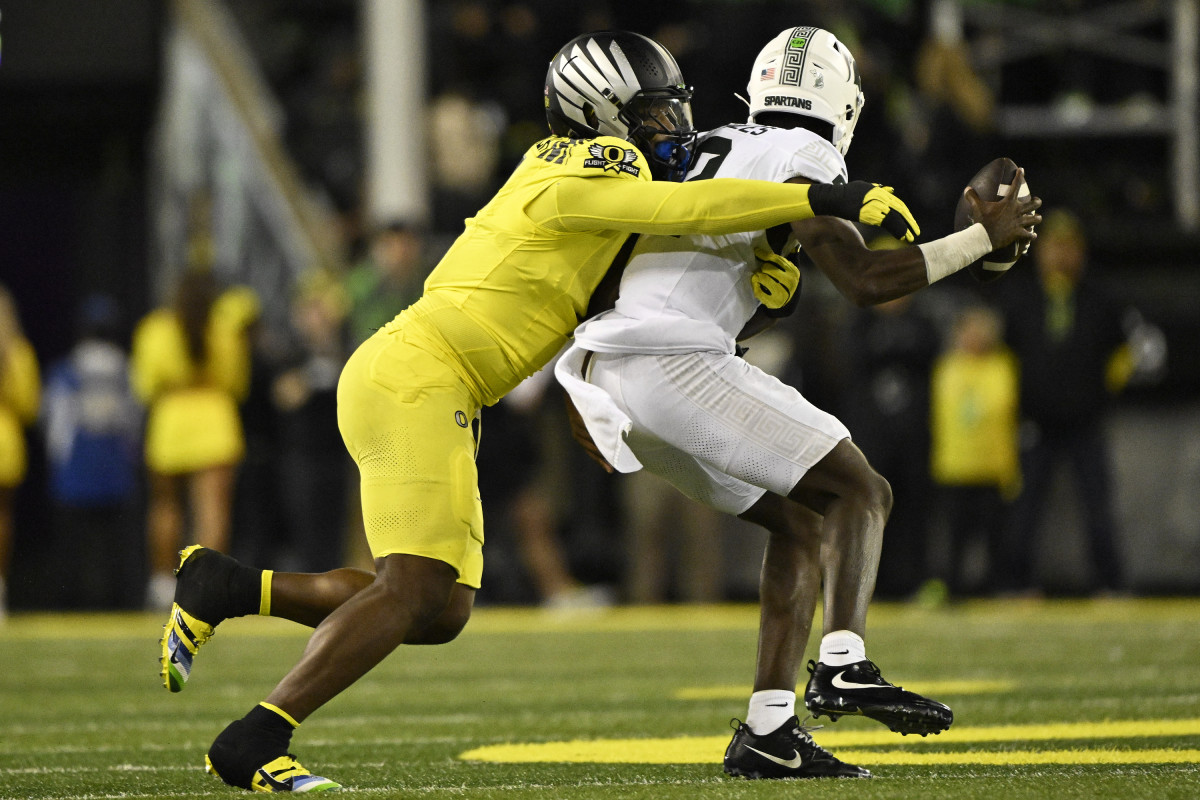 Oregon Ducks elite defensive star continues phenomenal breakout season ...