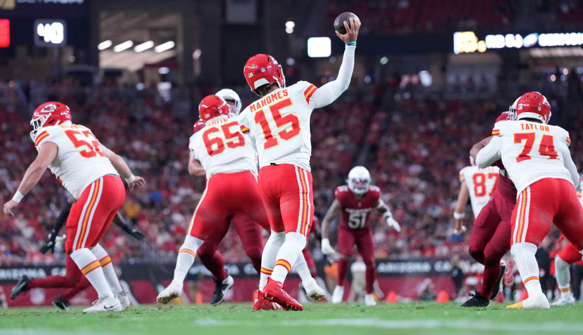 Chiefs' offensive line pitched a shutout against Cardinals