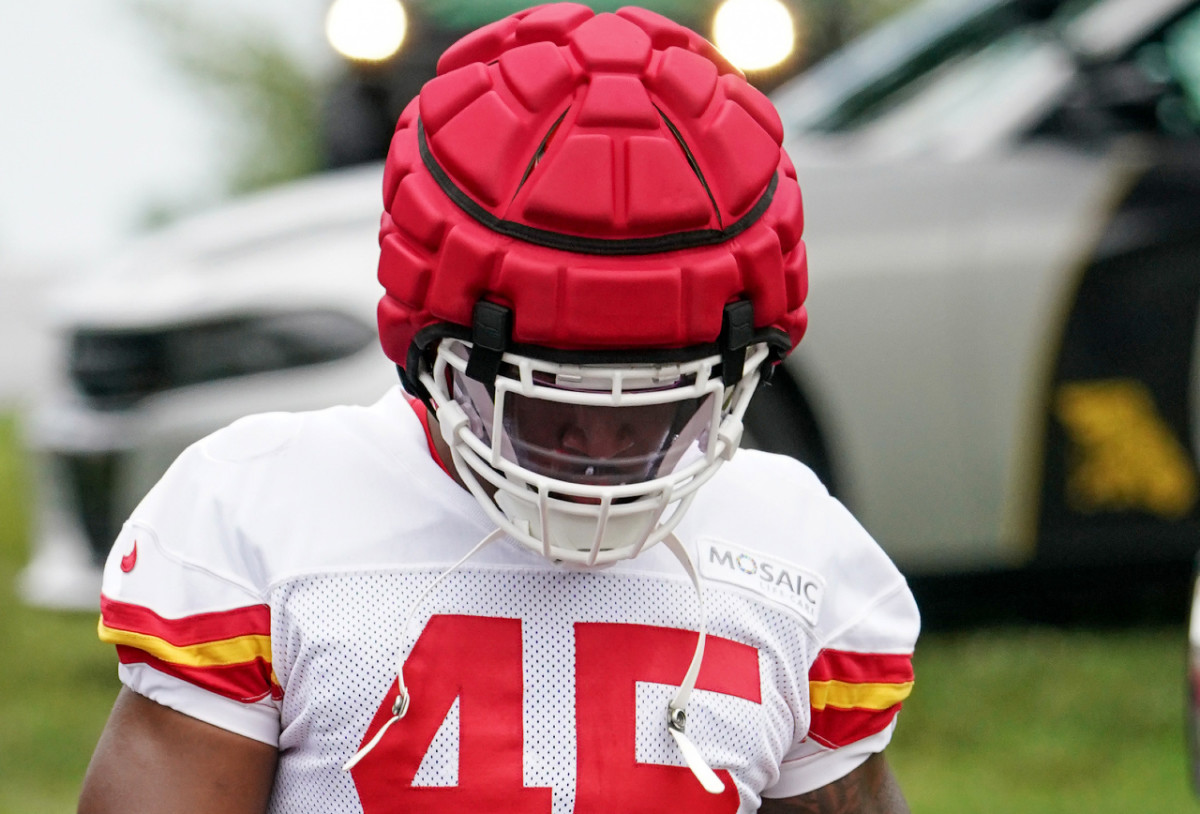 Kansas City Chiefs Roster Moves: LB Isaiah Moore signed to practice squad