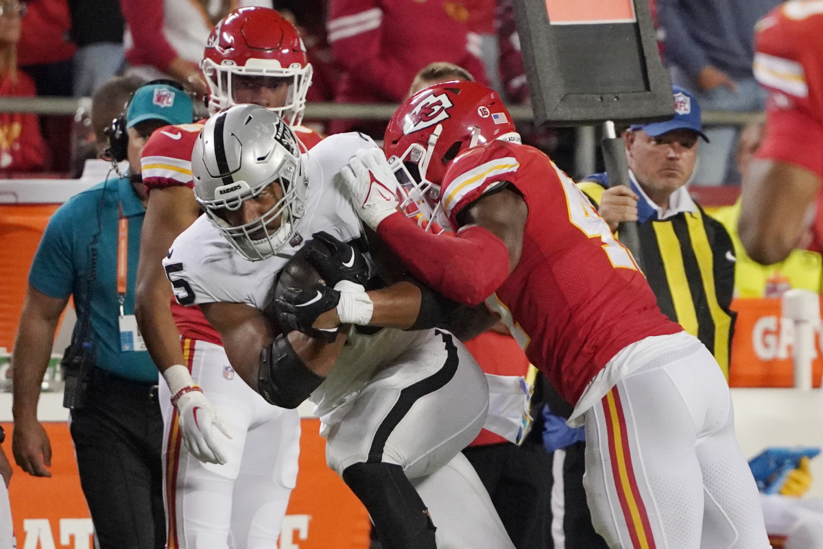 Chiefs sign LB Darius Harris off of Raiders practice squad