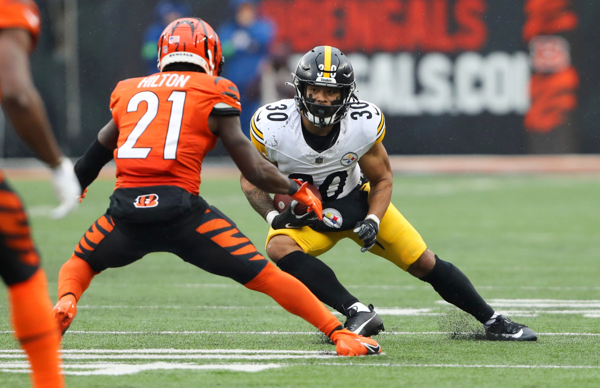 NFL rescinds $48K unnecessary roughness fine for Steelers' Jaylen Warren