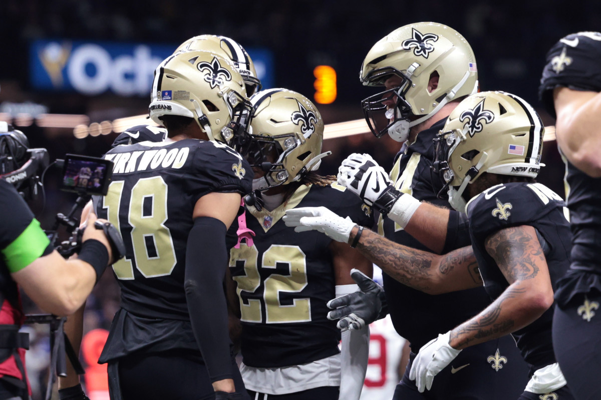 Saints embarrass TV analyst with dominant victory over Giants