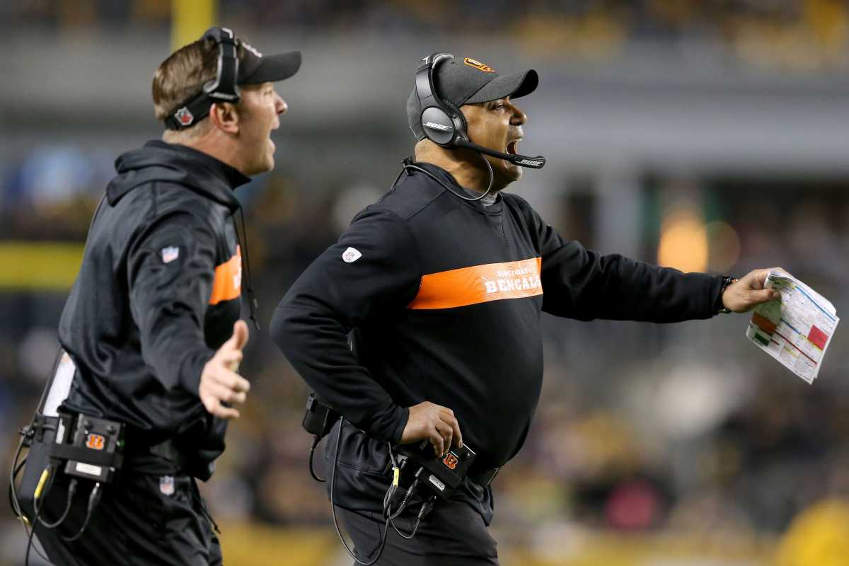 Antonio Pierce to give veteran coach more prominent role on Raiders' staff