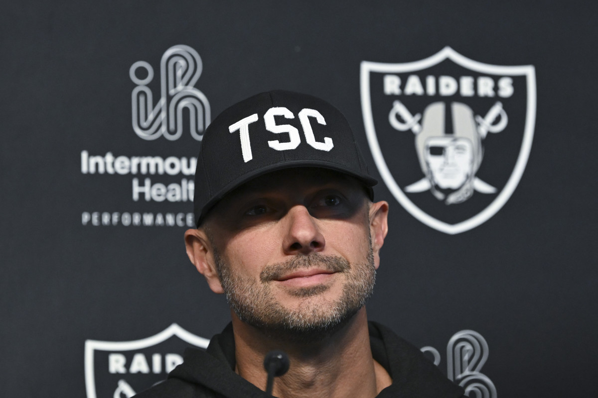 Raiders' 90-Man Roster Depth Chart Projection: Las Vegas' new regime ...