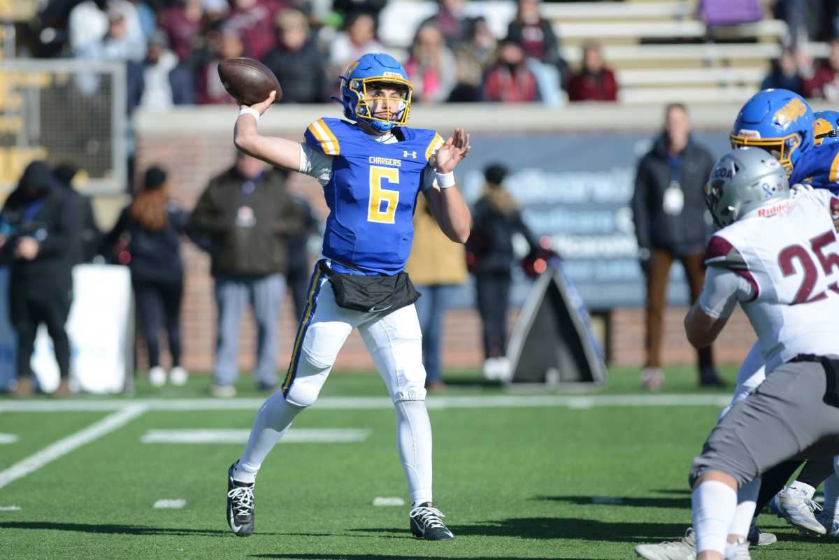 Oklahoma Sooners just sent out an offer for a quarterback who wouldn't ...