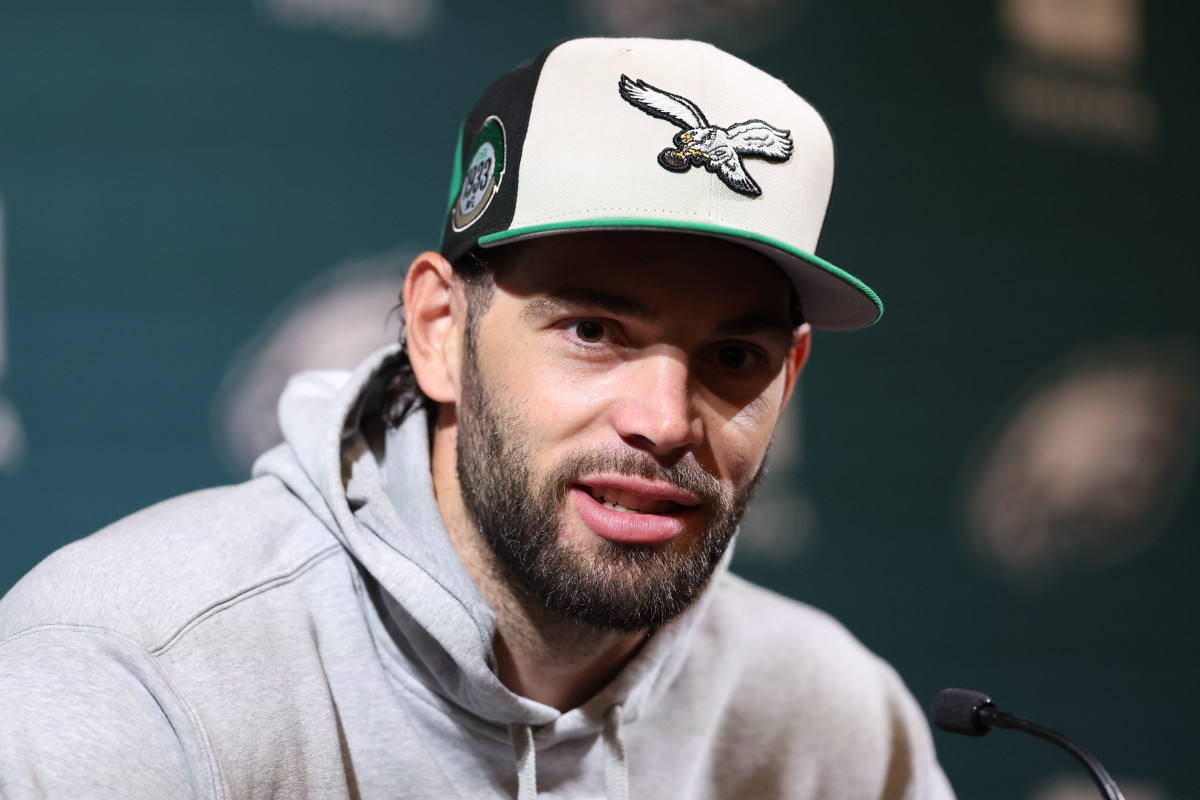 Eagles star Dallas Goedert opens up about a lifelong struggle that he ...