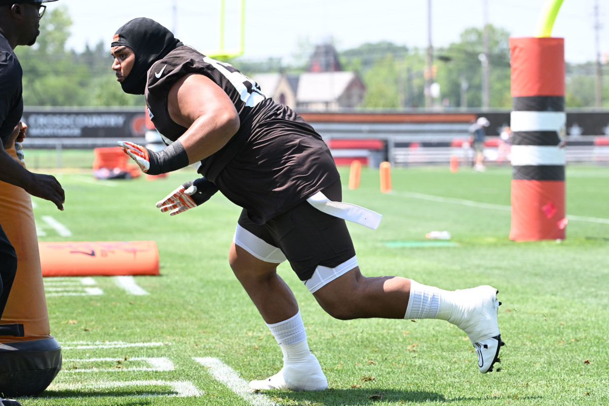 Chiefs sign former Browns third-round draft pick days before Week 15 ...