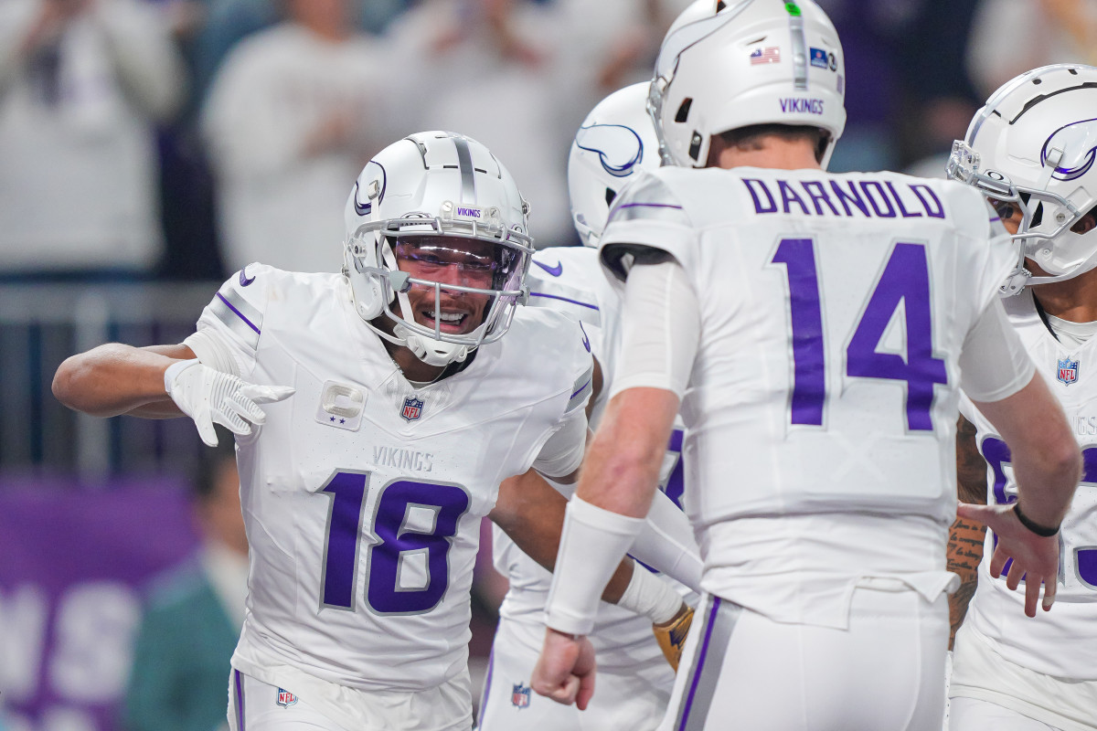 Vikings QB Sam Darnold can complete remarkable season with an impressive NFL record