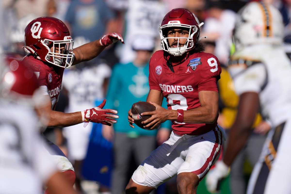 Oklahoma Sooners quarterback Michael Hawkins has more than impressed ...