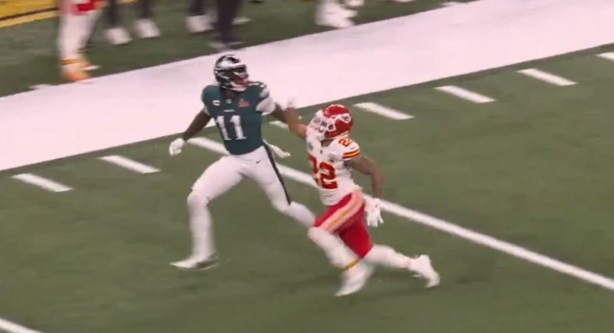 Super Bowl has controversial offensive pass interference call against ...