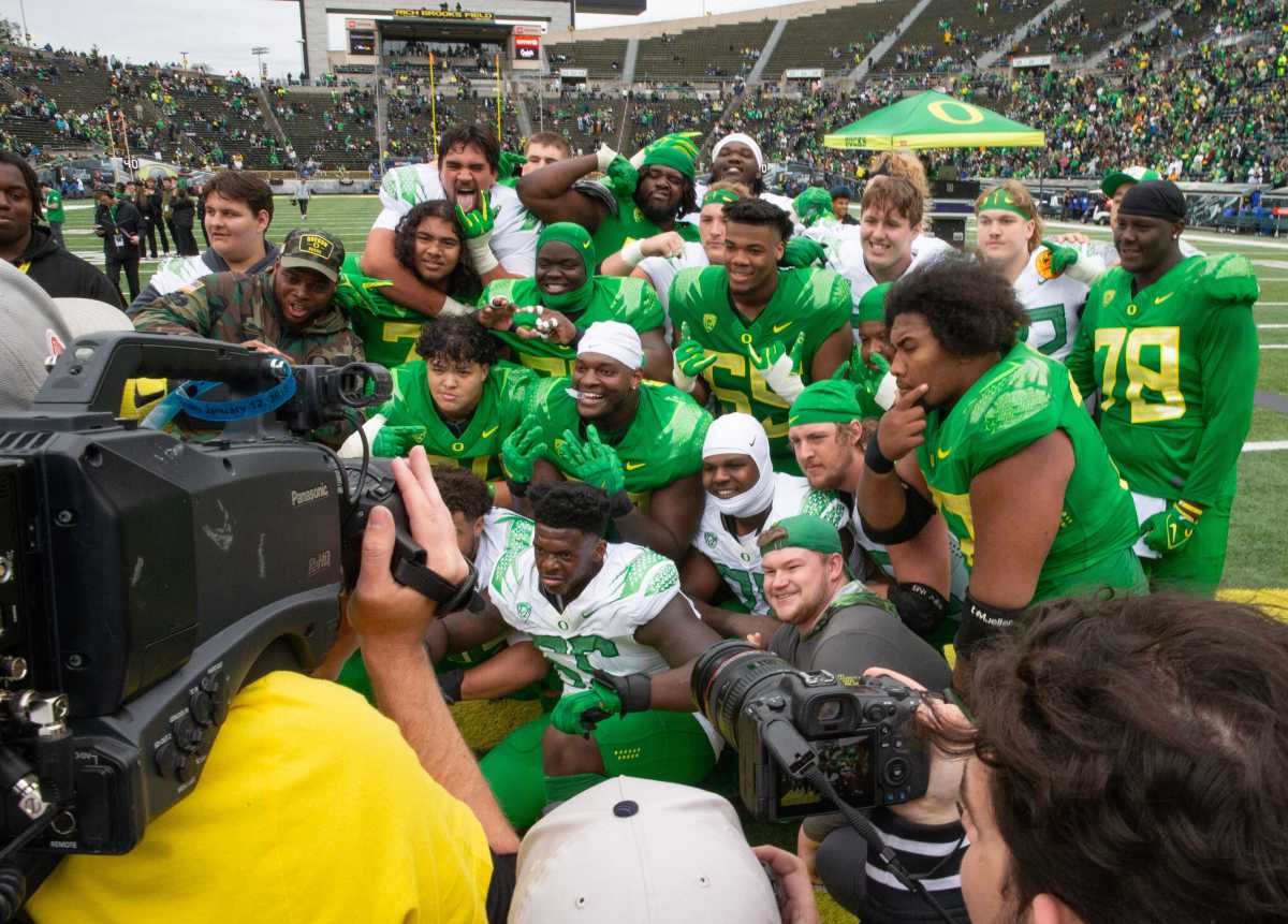 Ducks set the date for the Spring Game, giving Oregon fans their first ...