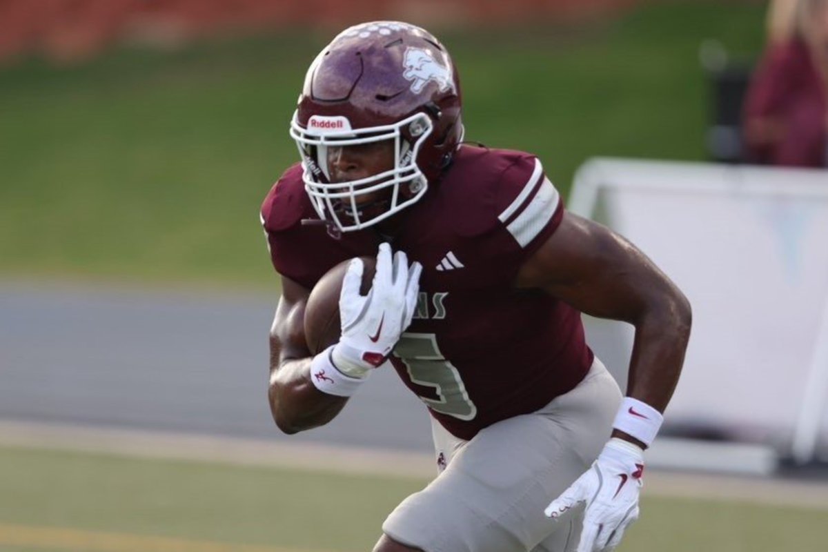 Notre Dame football predicted to land dynamic Southeastern playmaker to help solidify best RB ...