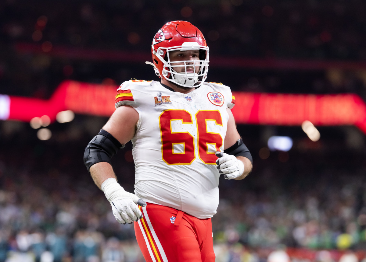Chiefs add another name to 2025 left guard competition with latest ...