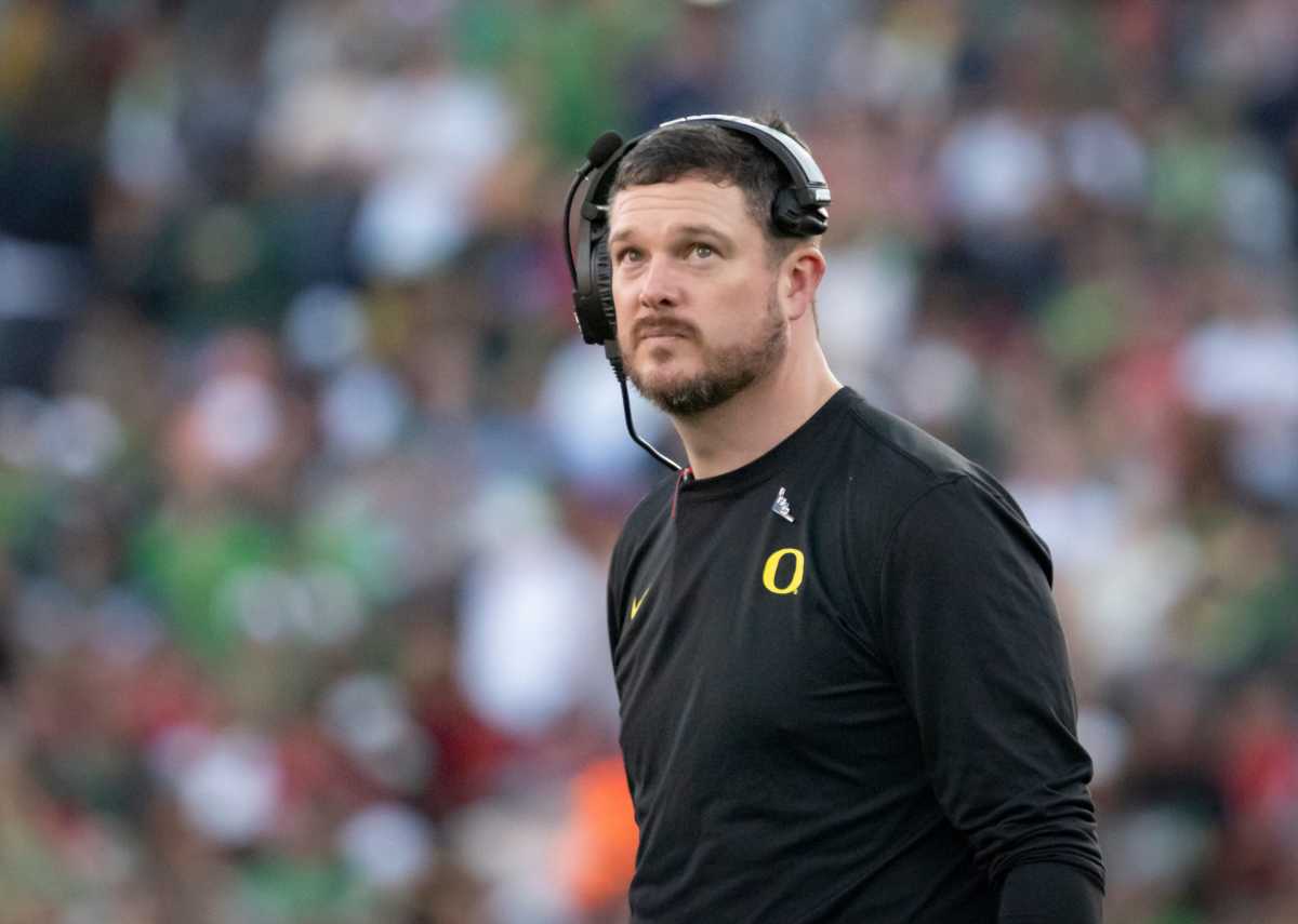 Oregon's Dan Lanning resorts to surprising tactic to irk Ohio State in ...