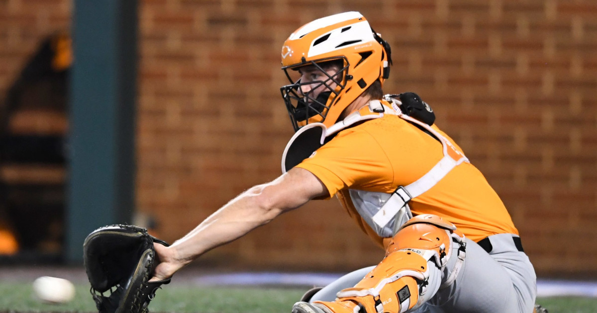 Tennessee Vols catcher Evan Russell shares special moment with fan ...