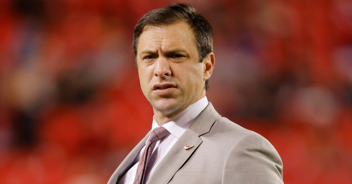 NFL draft analyst's KC Chiefs pick in early 2025 mock draft would spell ...