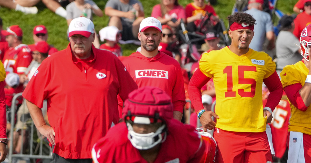 Intriguing training camp developments could take KC Chiefs' offensive ...