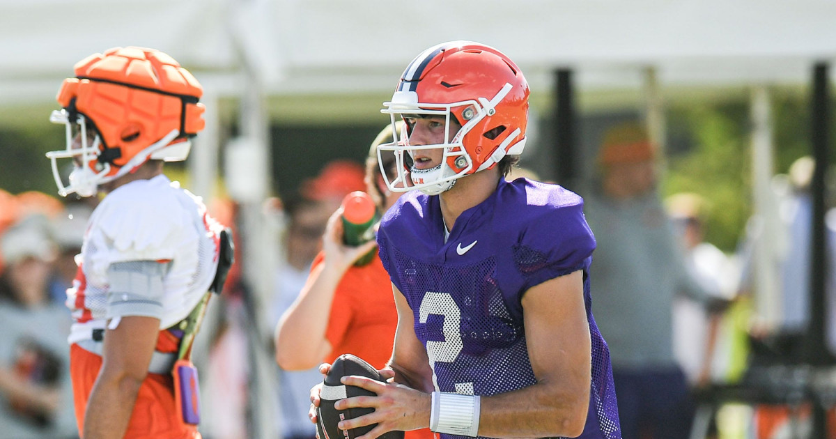 The 2022 quarterback recruiting class looks like a dud entering the ...