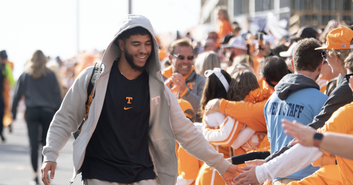 Former Tennessee LB signs with new NFL team and reunites with former ...
