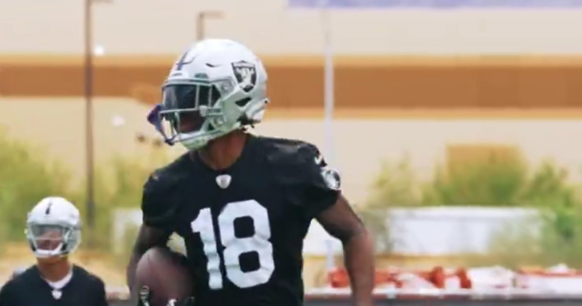 Las Vegas Raiders cornerback Jack Jones does his best impersonation of ...