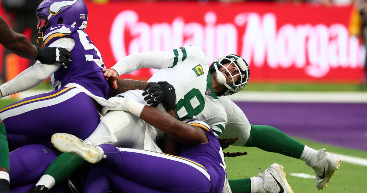 Brian Flores' aggressive strategy with blitzing continues to work and ...