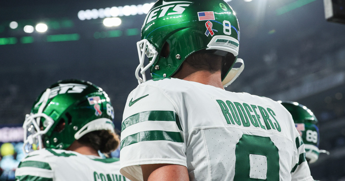 Aaron Rodgers talks to Joe Rogan about what he can and can't do after ...