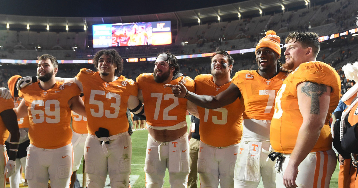 Tennessee starting lineman from Citrus Bowl is returning in 2024 - A to ...