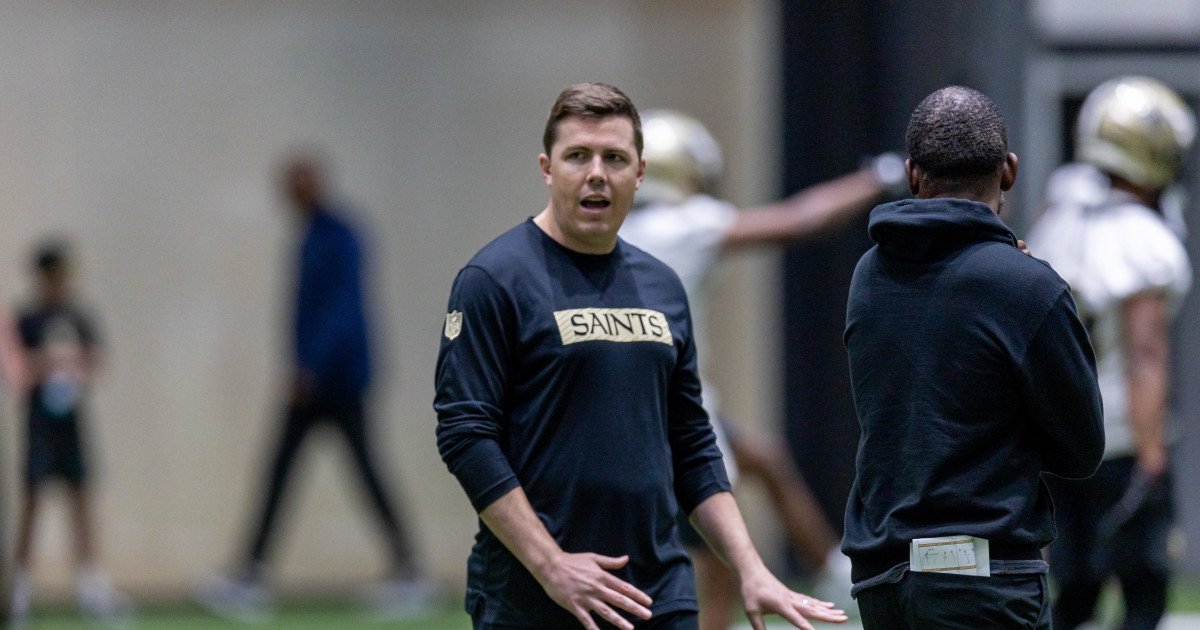 Saints HC Kellen Moore reveals surprising detail about his relationship with Derek Carr before ...