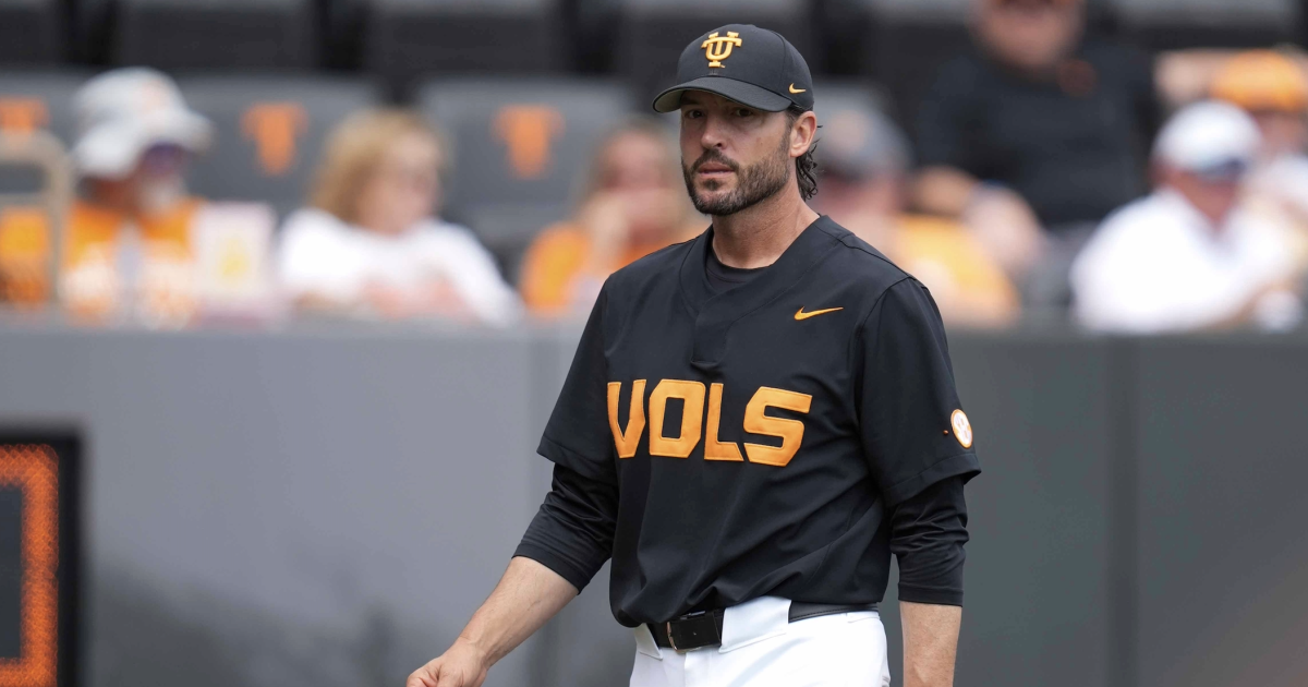 Tennessee Vols head coach Tony Vitello reached out to Braves legend ...