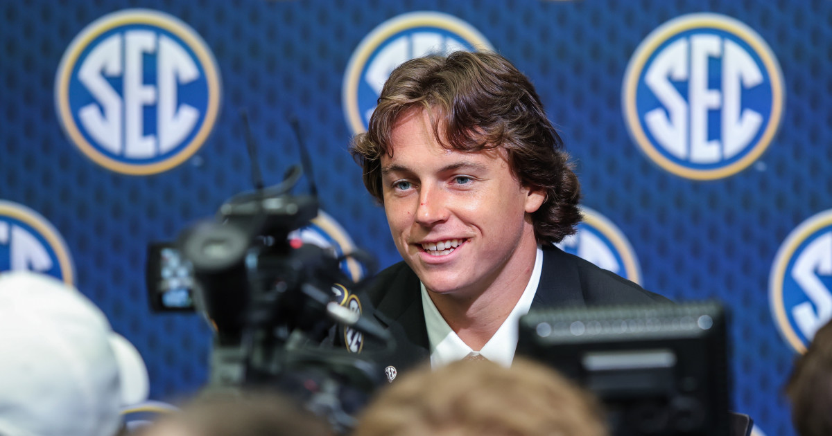 Oklahoma quarterback John Mateer raves about Sooners' young freshman ...