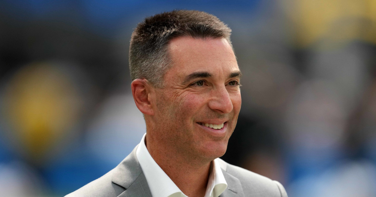 Las Vegas Raiders waste no time in getting another quarterback to try ...