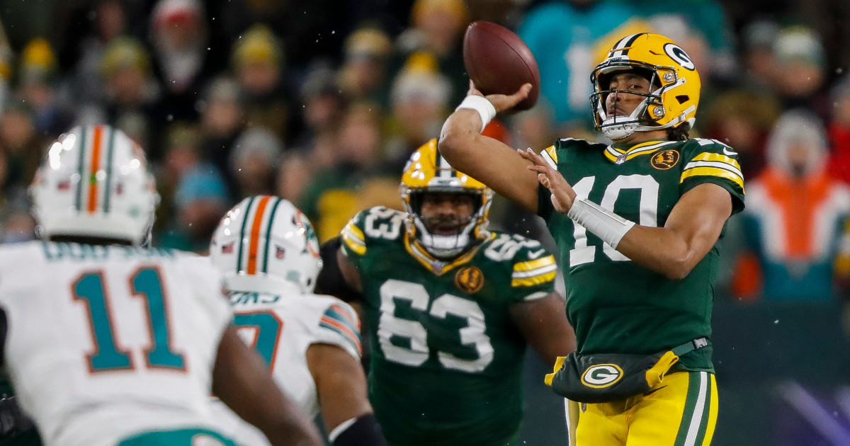 NFC North shapes up as a bloodbath, and the Packers' path hinges on ...